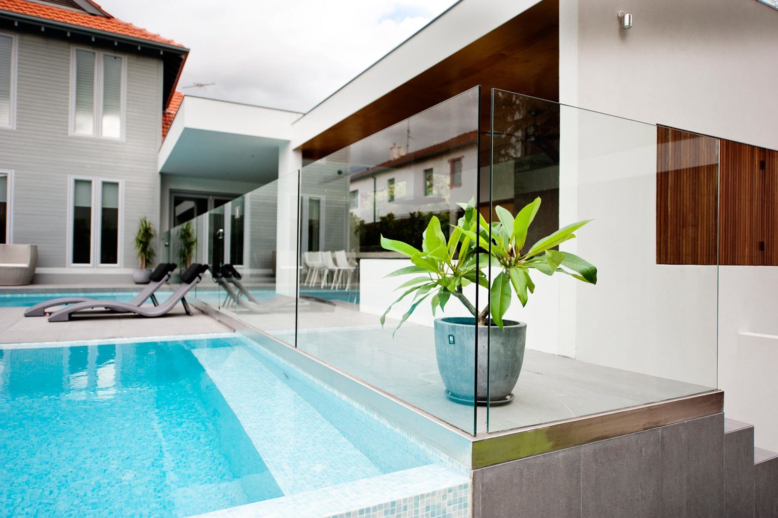 Glass Pool Fencing, Shower Screens & Balustrades Melbourne | Frameless Impressions - Frameless ...